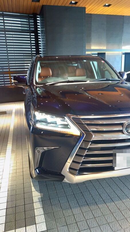旧型 レクサスLXを見てきました: ハイオク1000円分お願いします ～ぼちぼち、がんばろう日記～